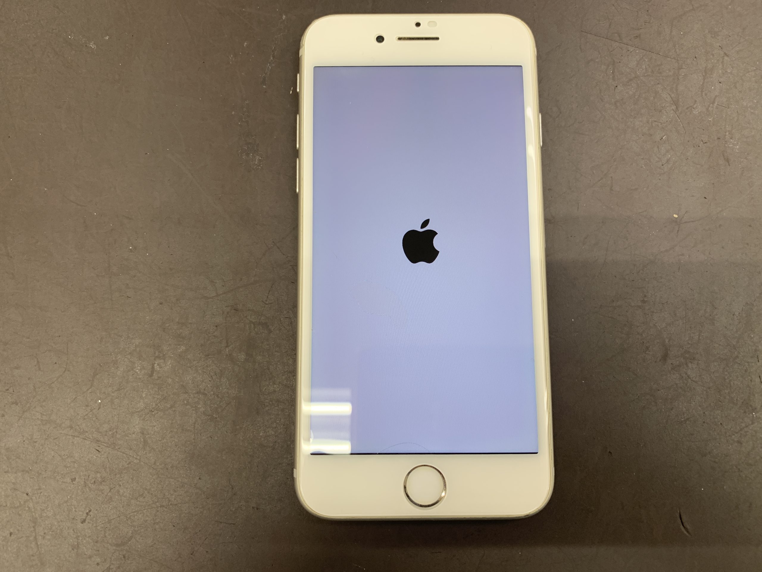 起動してもすぐに落ちちゃう？！！ iPhone8 | スマートクール カインズホーム彦根店・イオン近江八幡店